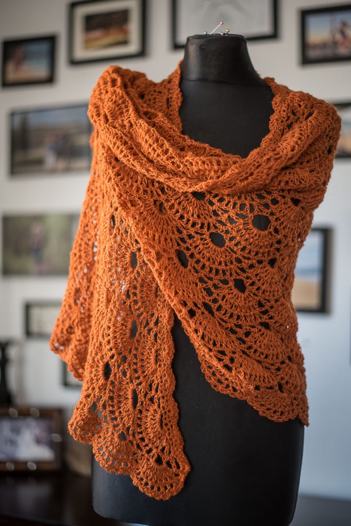 Chusta Virus ruda - CraftDNA - etole ślubne, chusty szydełkowe, czapki