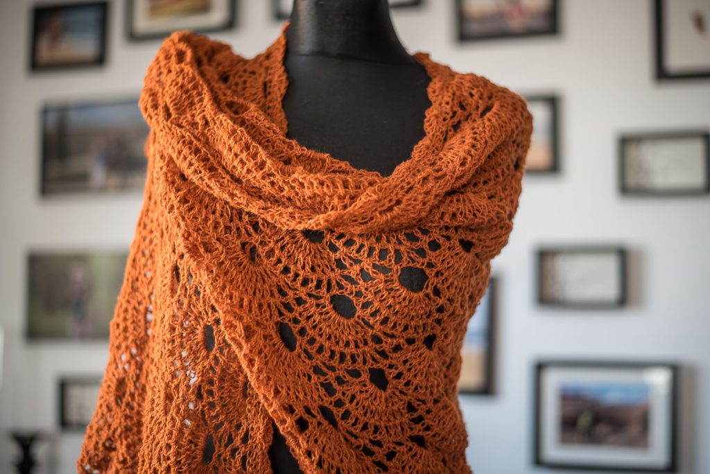 Chusta Virus ruda - CraftDNA - etole ślubne, chusty szydełkowe, czapki